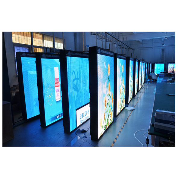Municipal Roadside Street Light Pole LED Display for Urban ...